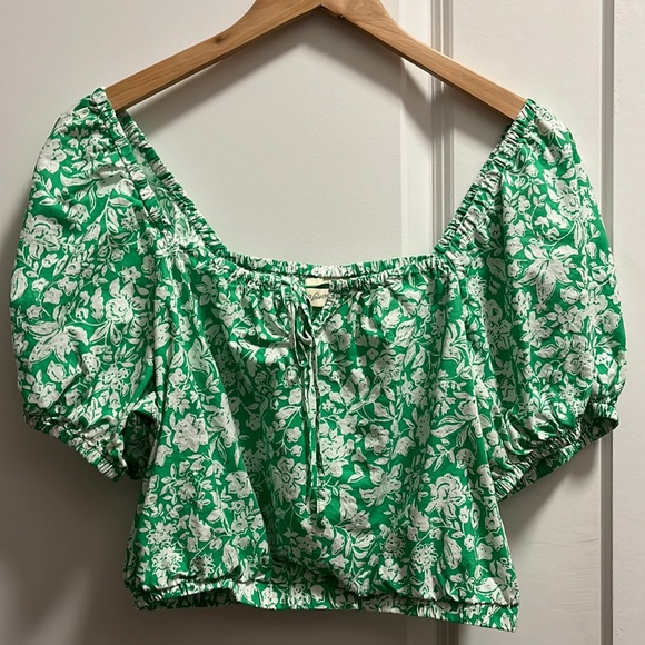 Universal Thread | Tops | Universal Thread Puff Sleeve Crop Top | Poshmark